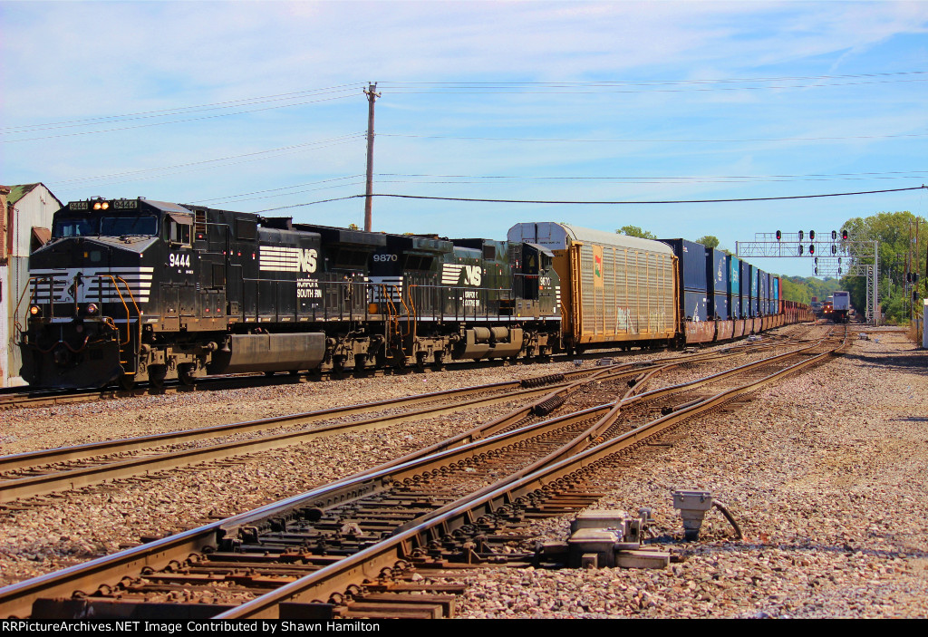 NS 9444 crosses over to the UP main.